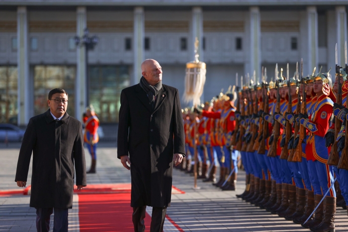 Швейцарын Холбооны Улсын Элчин сайд Итгэмжлэх жуух бичгээ өргөн барив ~ Analiz Mn Бодит эх сурвалж